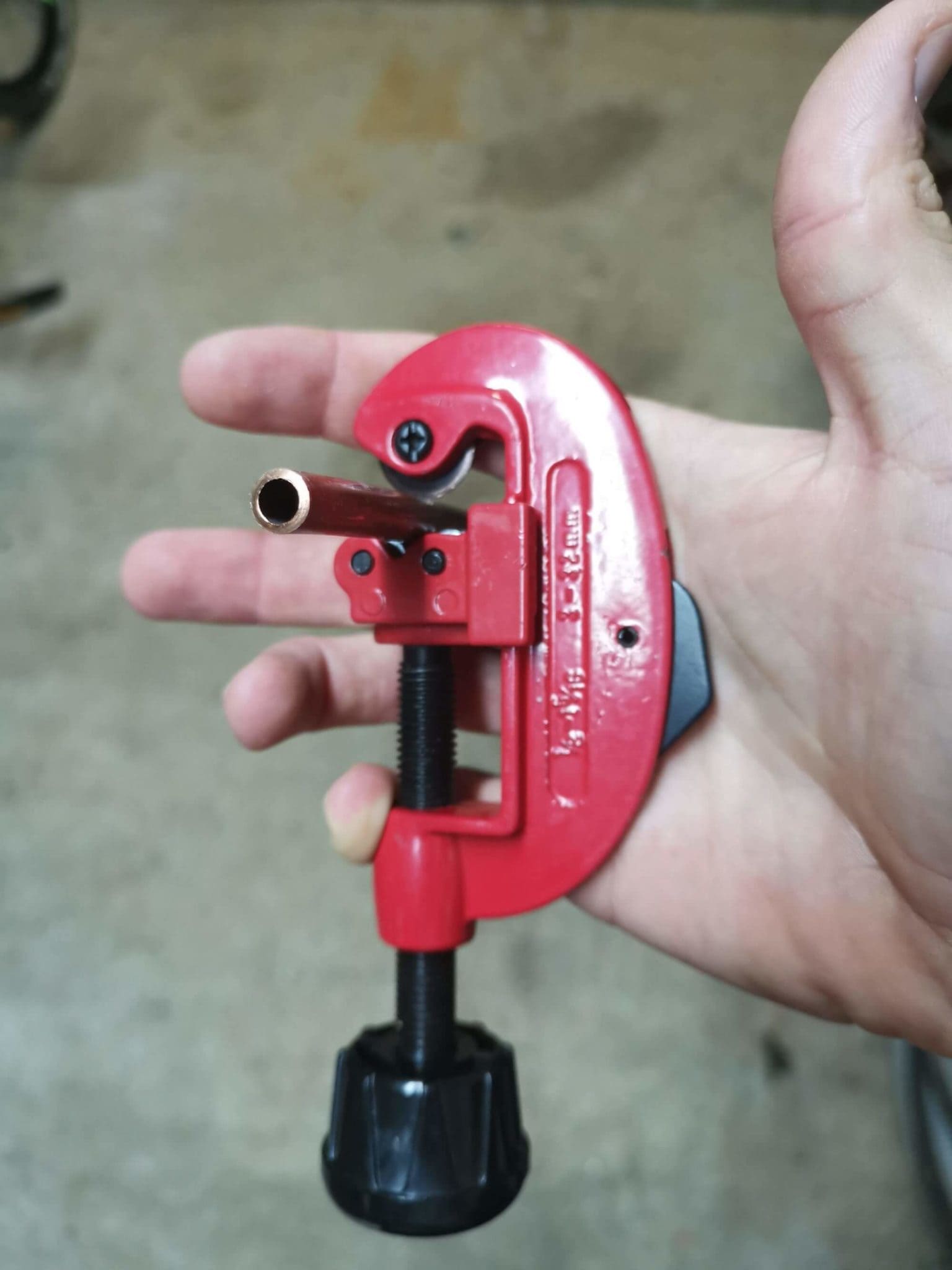 Tuyau Cuivre : Comment les Choisir, Couper et Cintrer